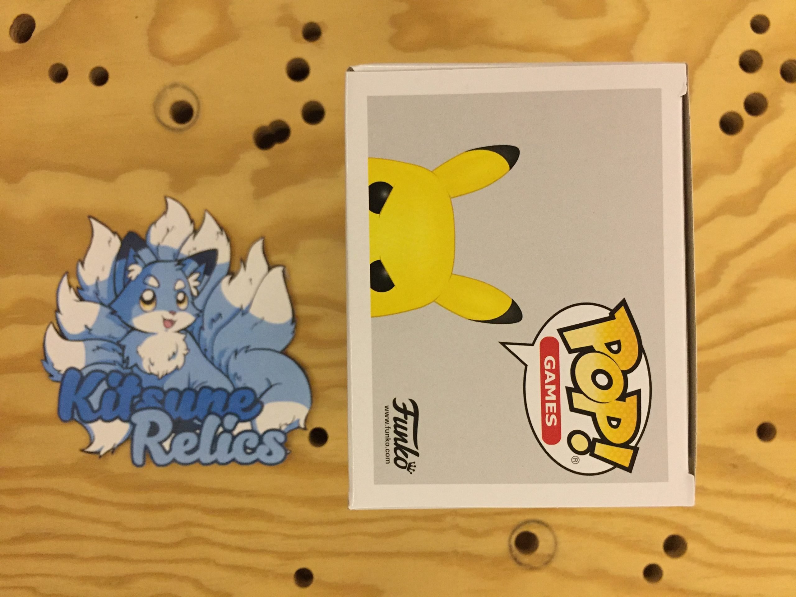 Funko - Pokemon - Angry Pikachu Flocked (#598) - Kitsune Relics